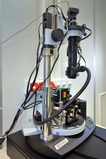 AFM/STM Microscope NTEGRA Aura | Infrastructure database